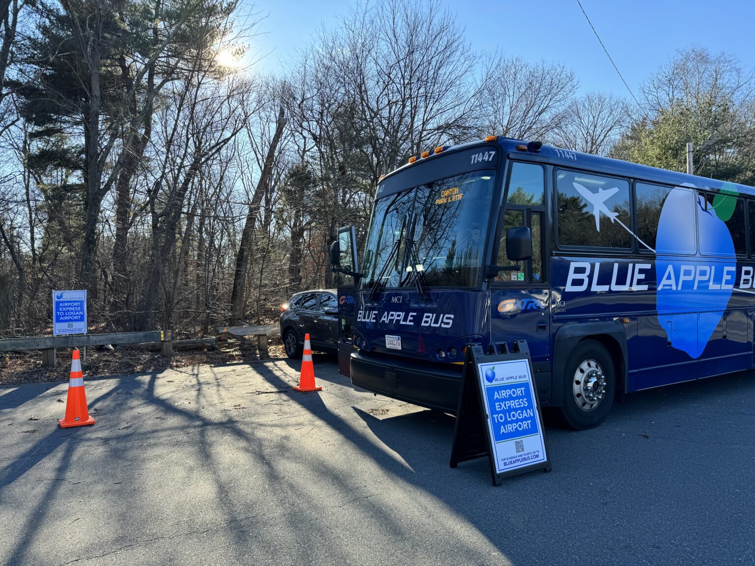 Blue Apple | Daily Bus Service from Mansfield to Logan Airport